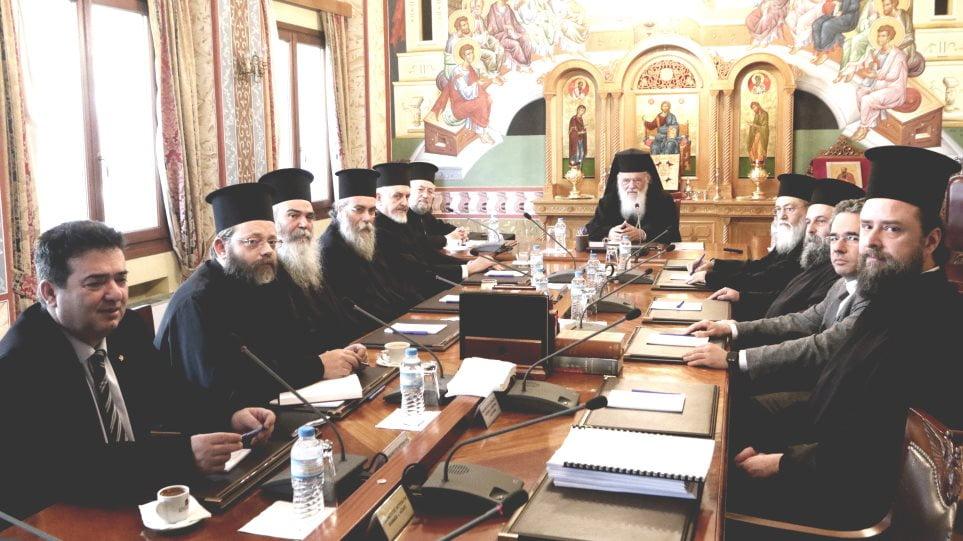 Οι ιερείς μένουν …φεύγοντας και φέρνουν 10.000 ''Προεκλογικές ...