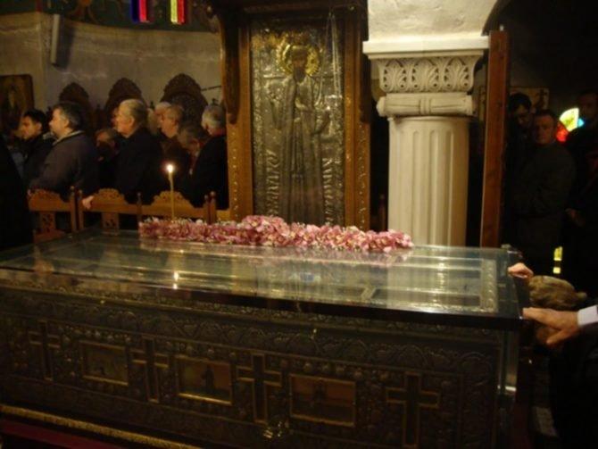 Άγιος Εφραίμ Ο Θαυματουργός – Λείψανα: Χιλιάδες Πιστοί Από Σήμερα Στο ...