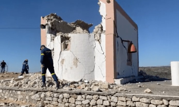 Σεισμός στην Κρήτη – Βίντεο ντοκουμέντο – Η στιγμή απεγκλωβισμού εργάτη ...