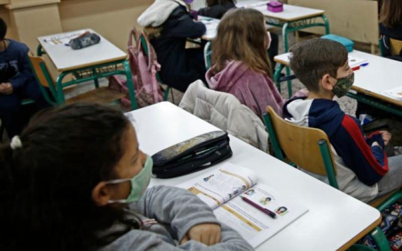 ΕΚΤΑΚΤΟ: Στο Τραπέζι η Υποχρεωτική Μάσκα στα Σχολεία - Άμεσα Αποφάσεις ...