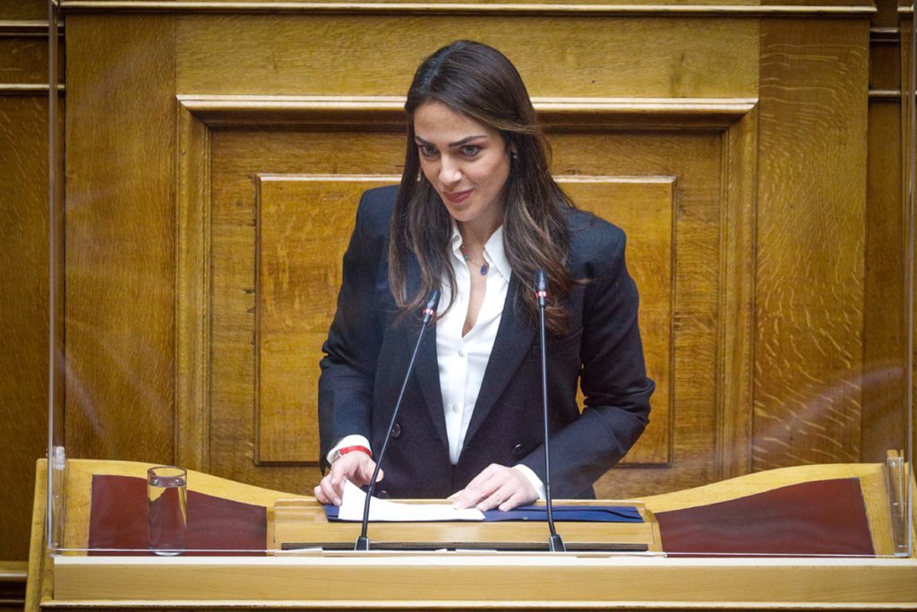 Δ. Μιχαηλίδου: Δεν υπάρχει πολίτης αυτής της χώρας που να έχει ενεργό ...