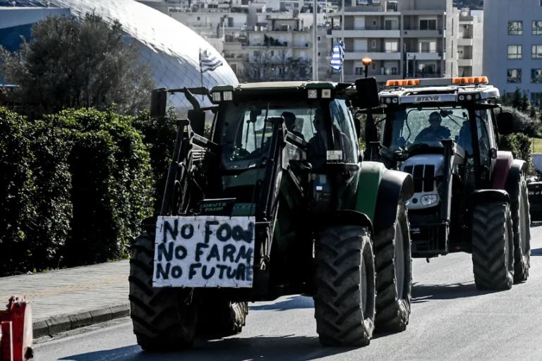 Σκληραίνουν τη στάση τους οι αγρότες - Νέες κινητοποιήσεις ...