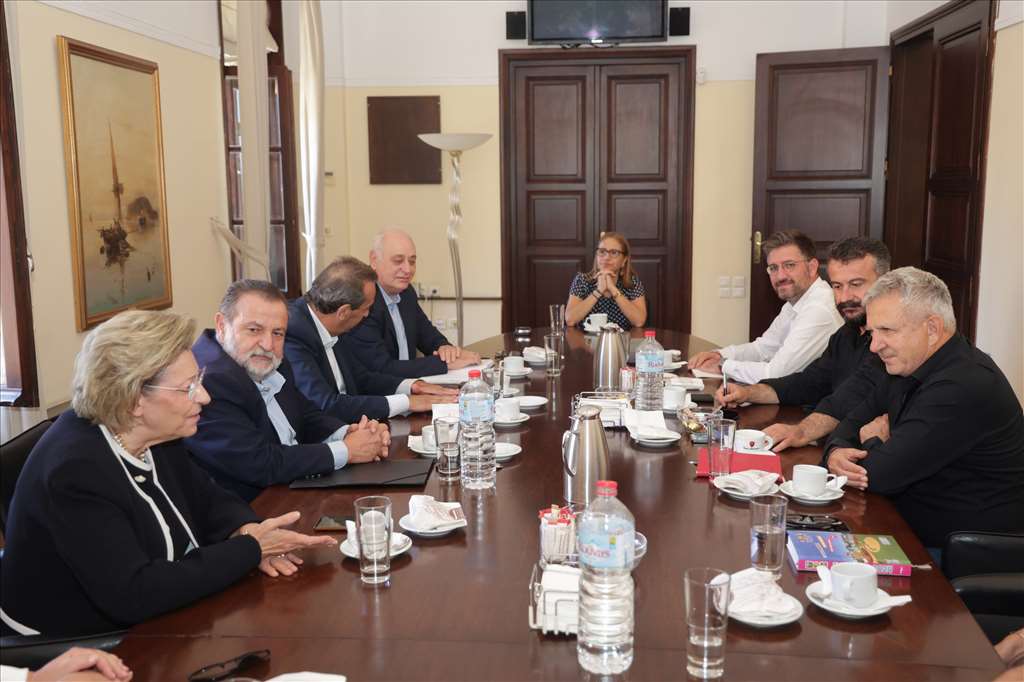 Συνάντηση Δημάρχων της Περιφερειακής Ενότητας Ηρακλείου με τη Γενική ...